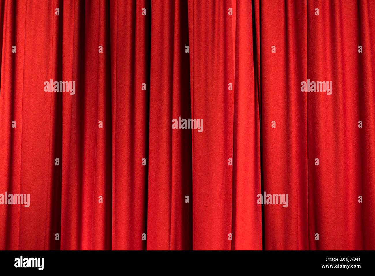 Red curtain hi-res stock photography and images - Alamy