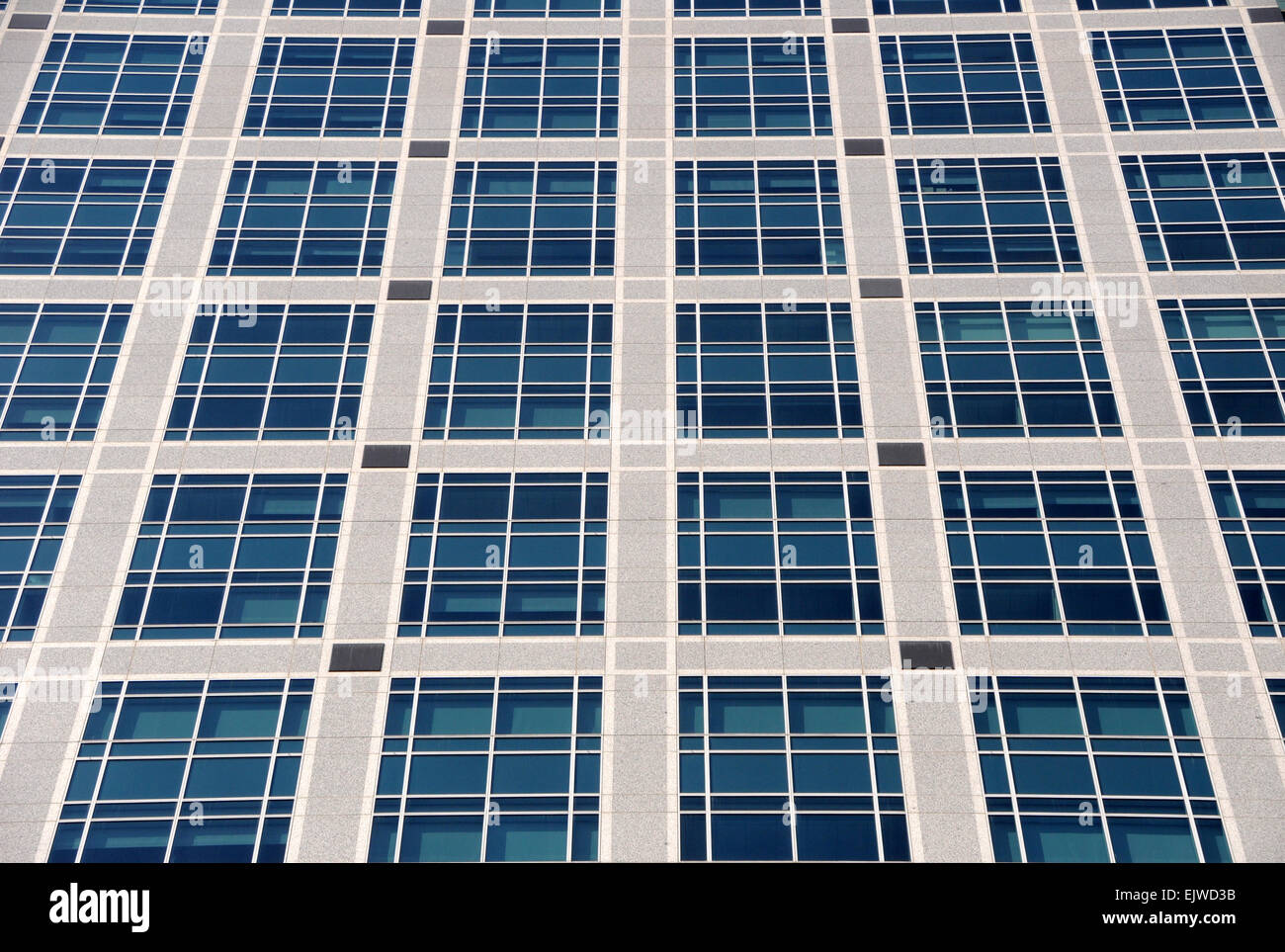 Repeating Glass Window Surface of Modern Skyscraper Stock Photo - Alamy