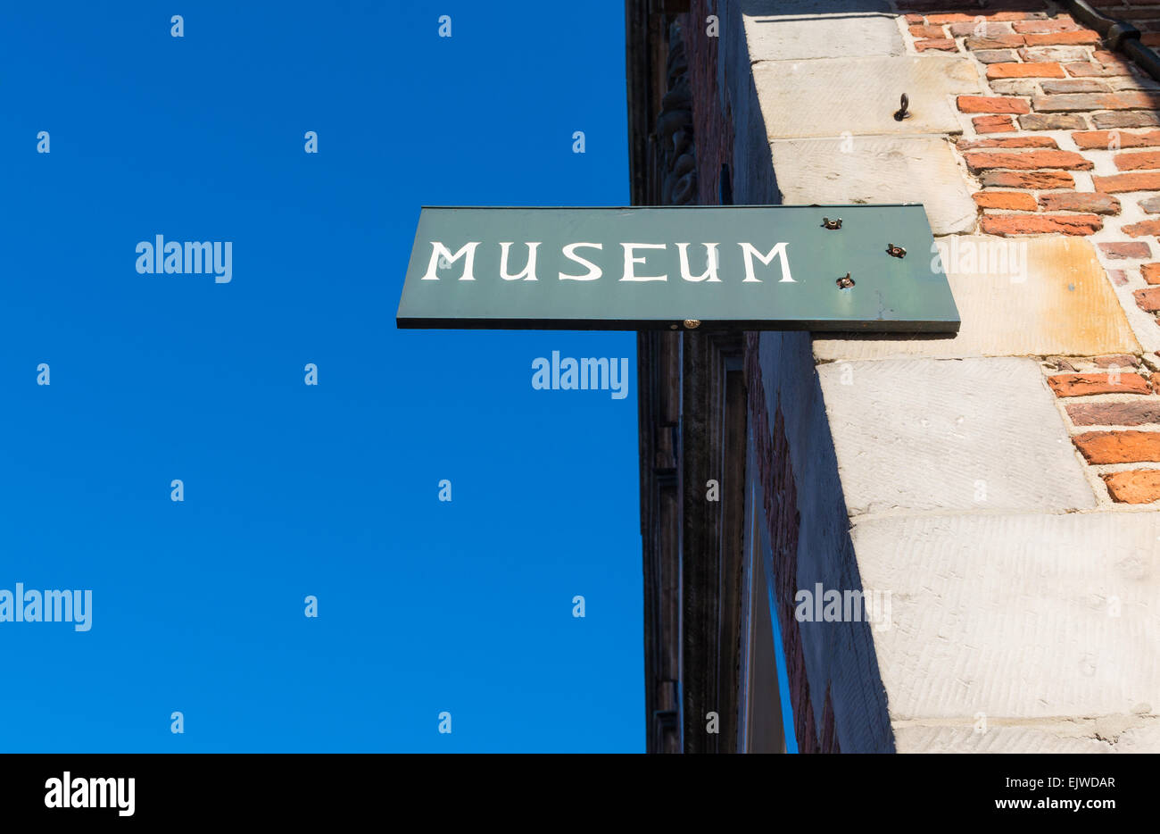 Old museum wall hi-res stock photography and images - Alamy