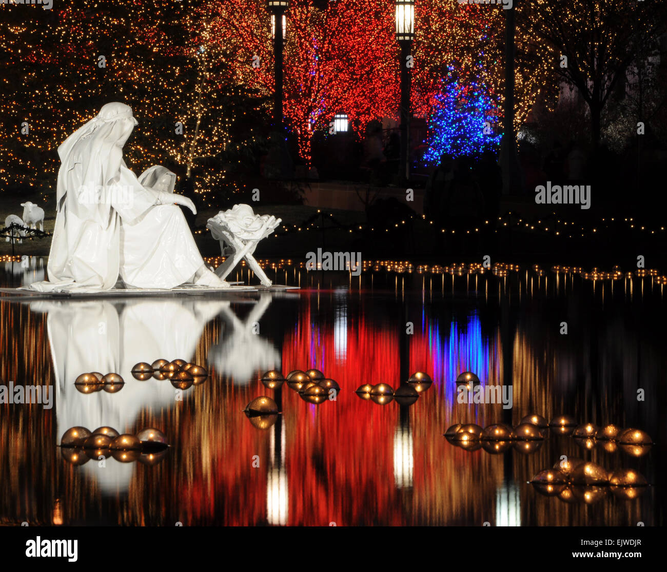 Water Christmas Nativity Scene At Night - Salt Lake City's Temple ...