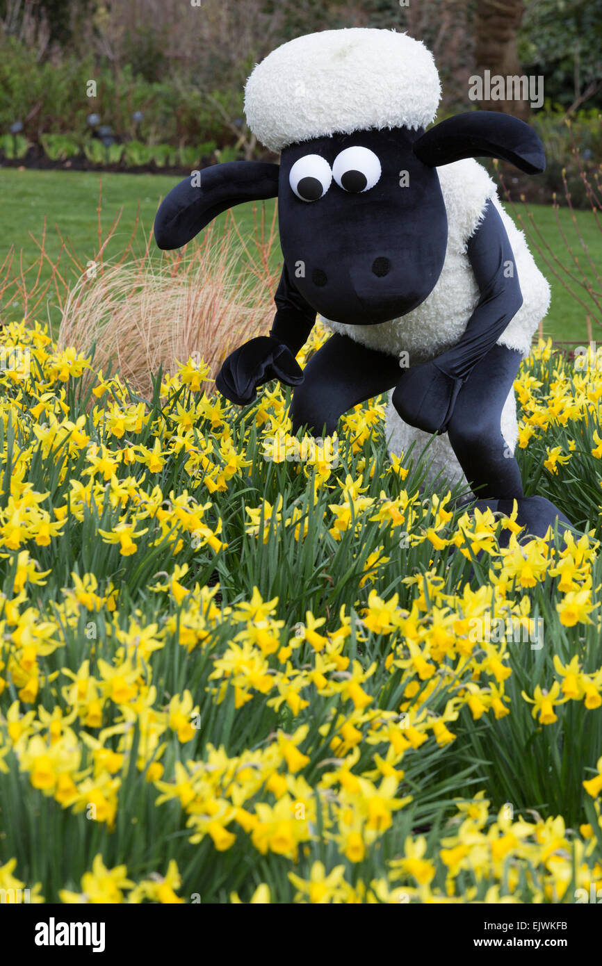 Shaun the Sheep with daffodils. Kew Gardens' Easter Festival "Shaun the ...