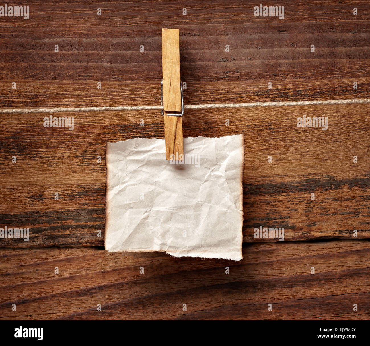 note paper and clothespin Stock Photo - Alamy