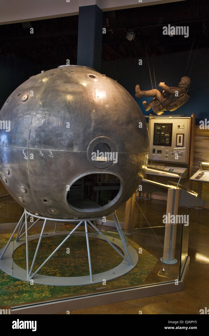 High altitude balloon hi-res stock photography and images - Alamy