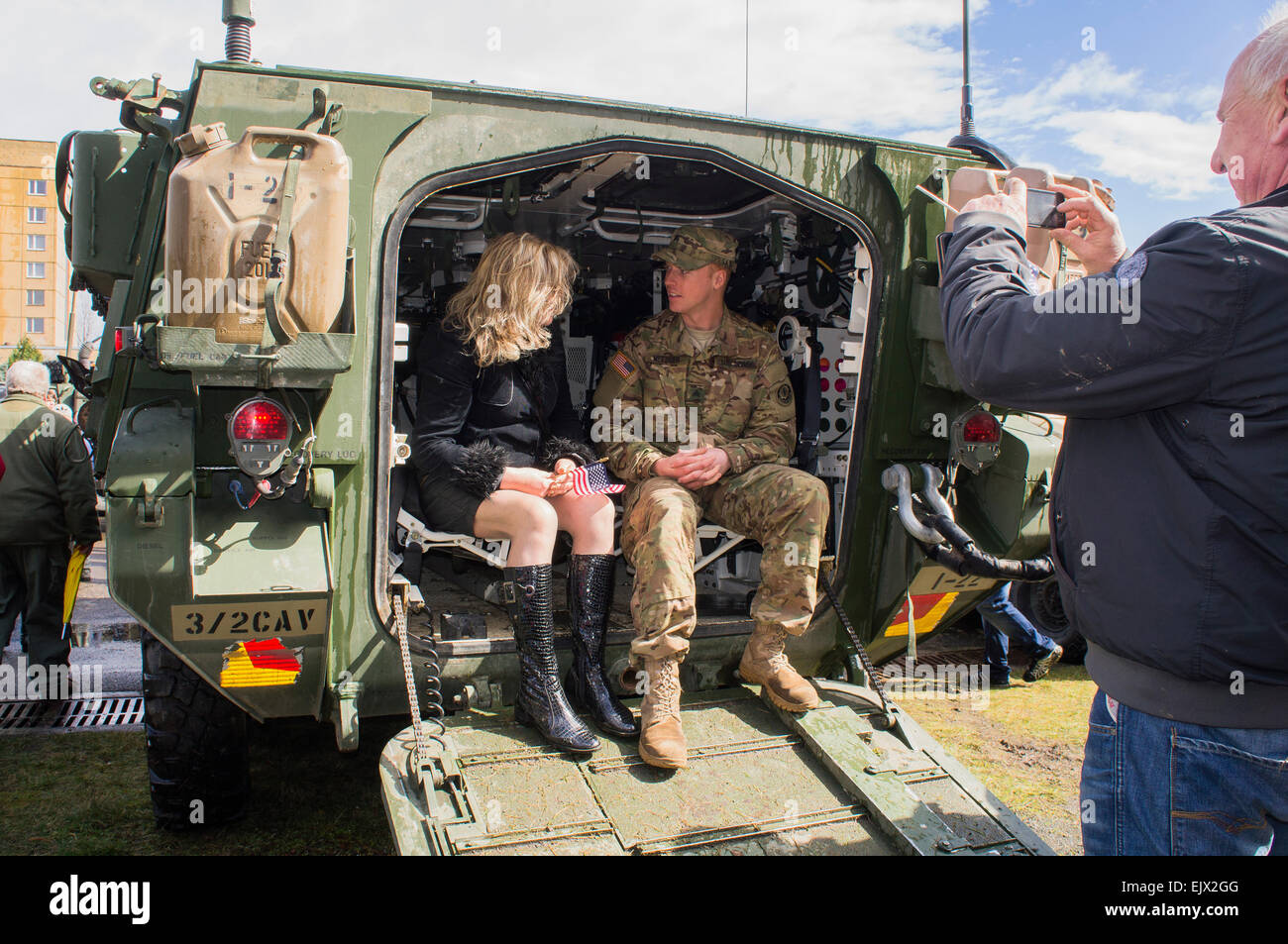 soldier, fan, U.S. army "Dragoon Ride" convoy Stock Photo - Alamy