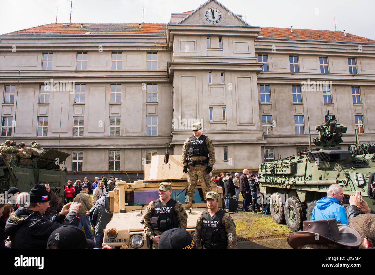 Mp military police us army us army hi-res stock photography and images ...