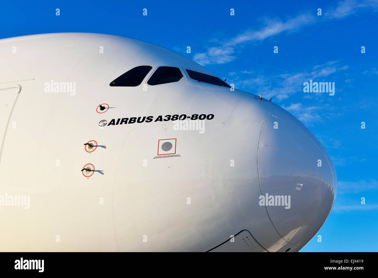 Airbus a380 cockpit hi-res stock photography and images - Alamy