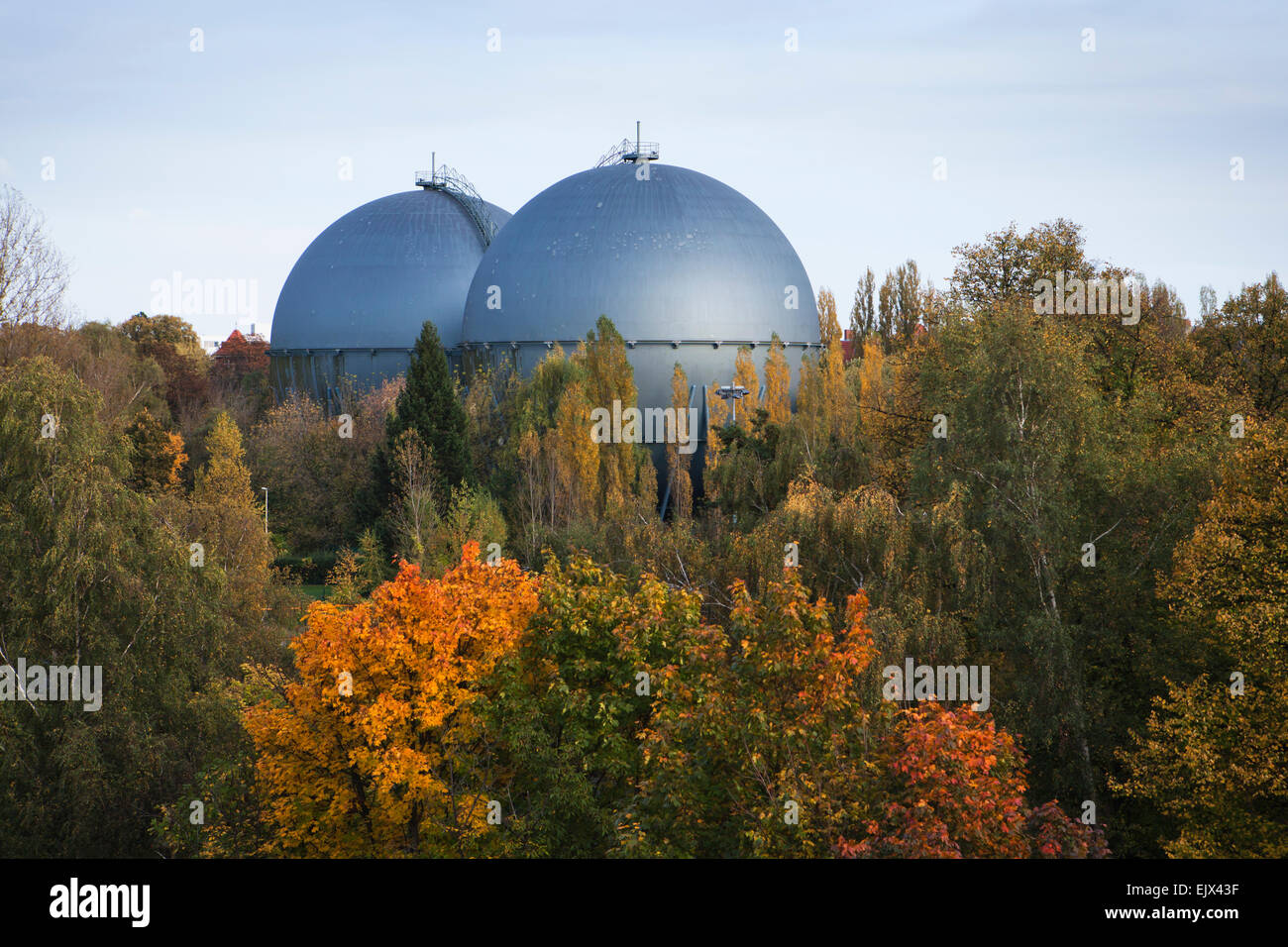 Two spherical gas containers, steel, gas works Mariendorf, Berlin ...