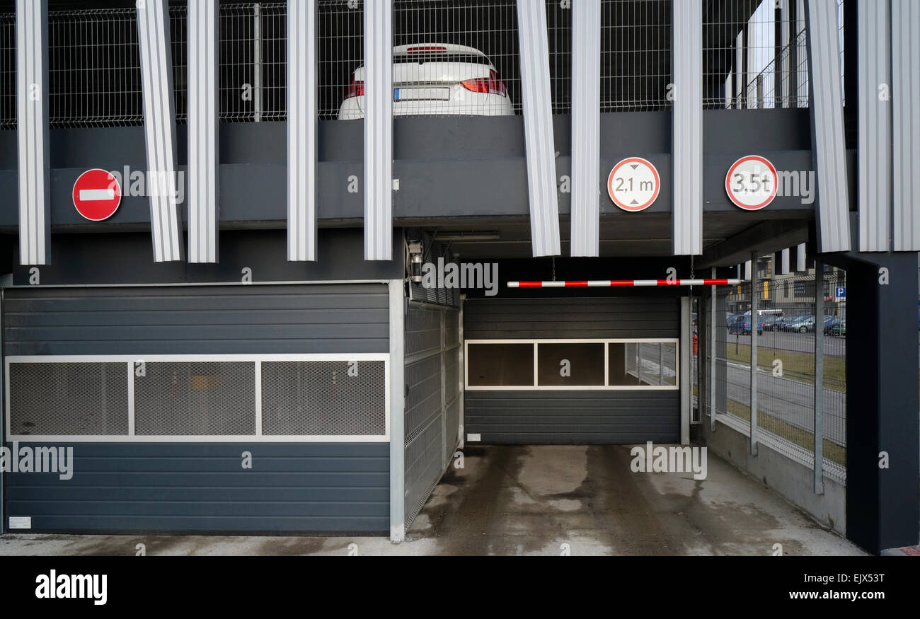 Multilevel car parking hi-res stock photography and images - Alamy