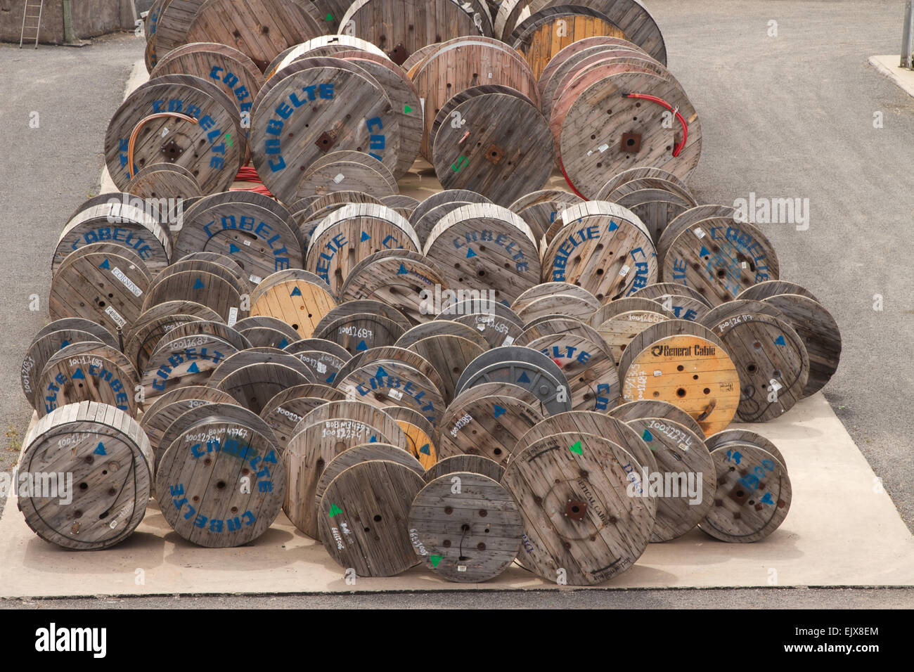 Wooden cable drums hi-res stock photography and images - Alamy