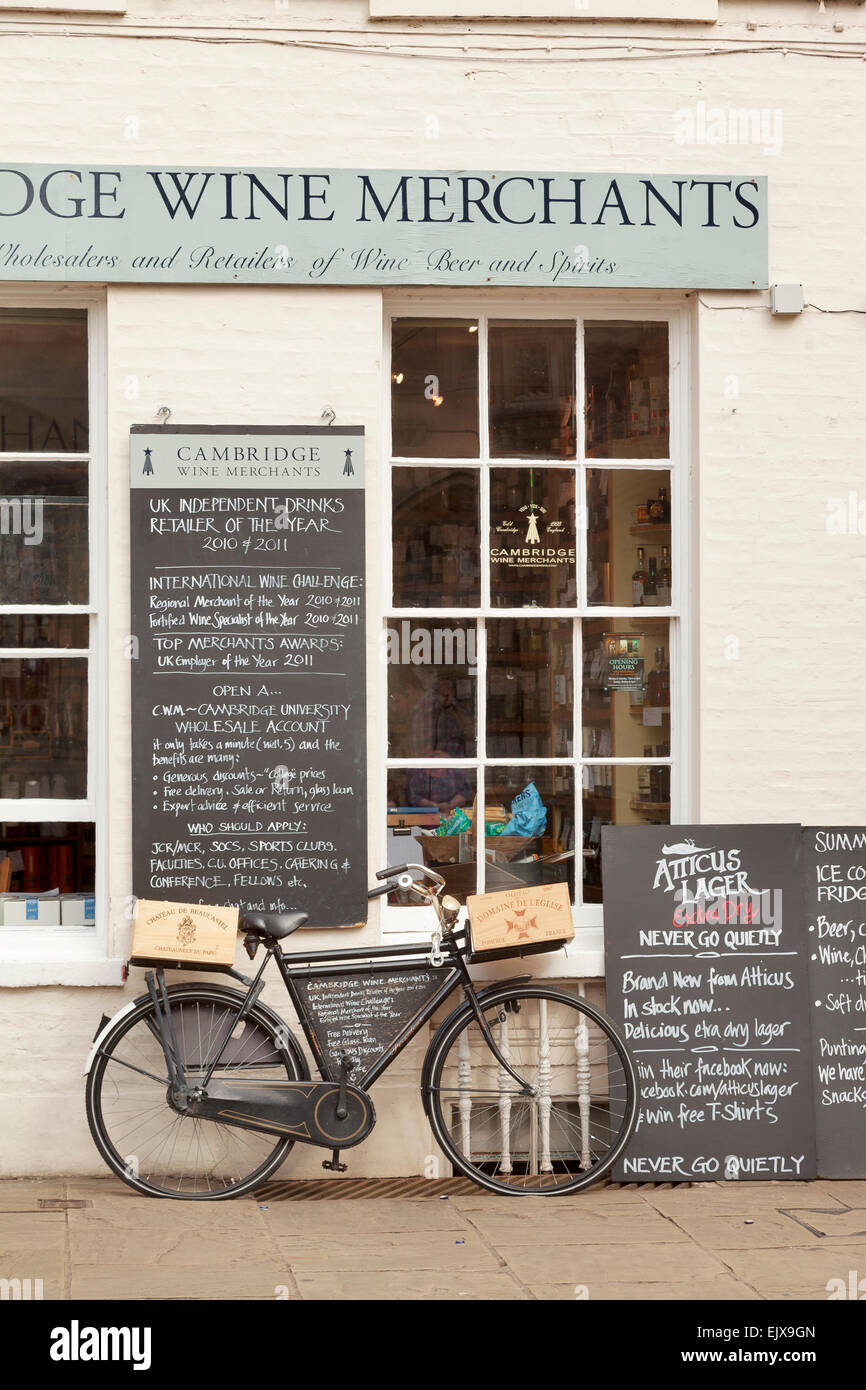 Bicycle shop front hi-res stock photography and images - Alamy
