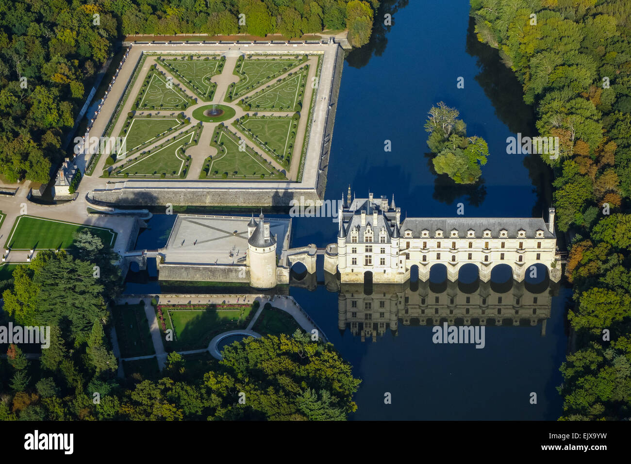 Chateau de chenonceau aerial hi-res stock photography and images - Alamy