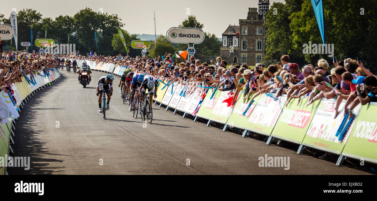 Finish line track cycling hi-res stock photography and images - Alamy