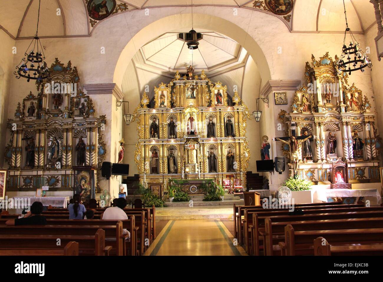 Manila, Philippines. 30th Mar, 2015. The altar of San Ildefonso De ...