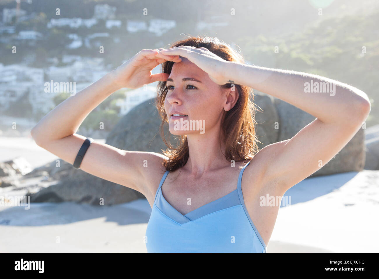 Hands shielding eyes hi-res stock photography and images - Alamy