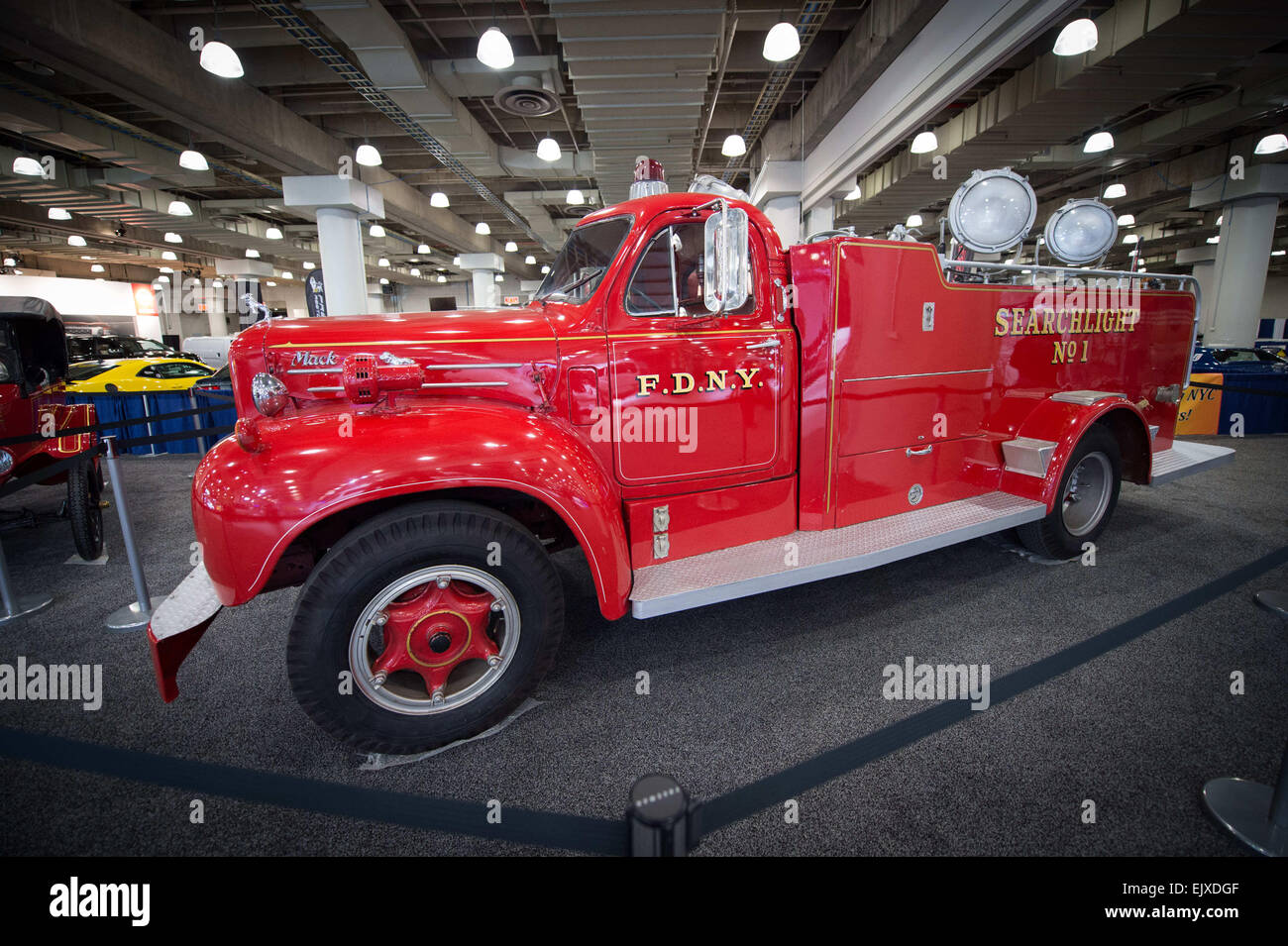 Mack fire truck hi-res stock photography and images - Alamy