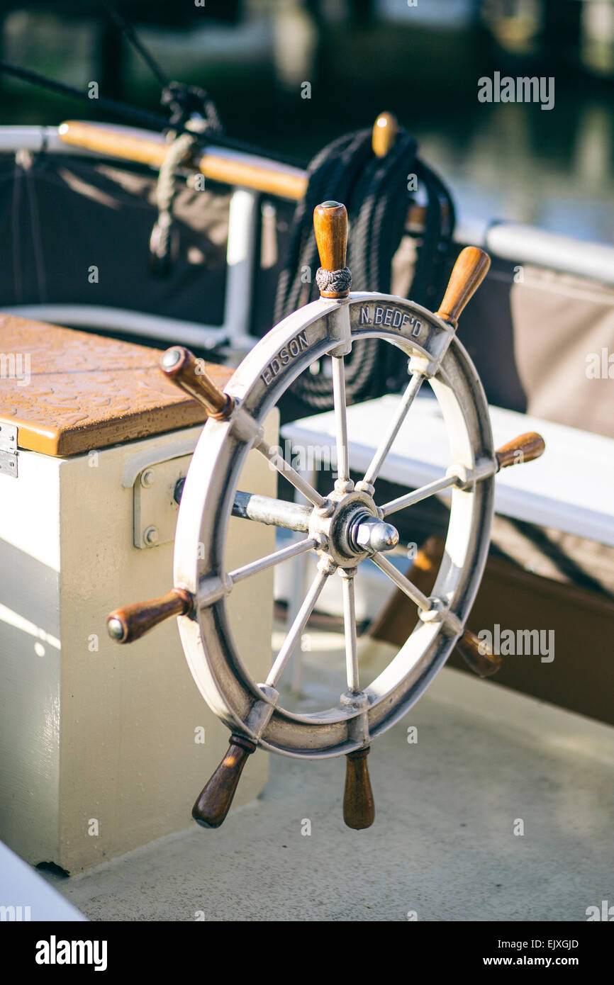 Old fashioned boat hi-res stock photography and images - Alamy