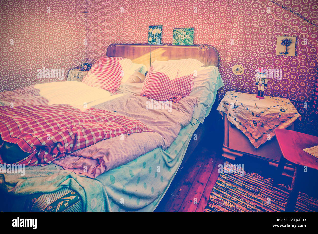 Old bedroom furniture hi-res stock photography and images - Alamy