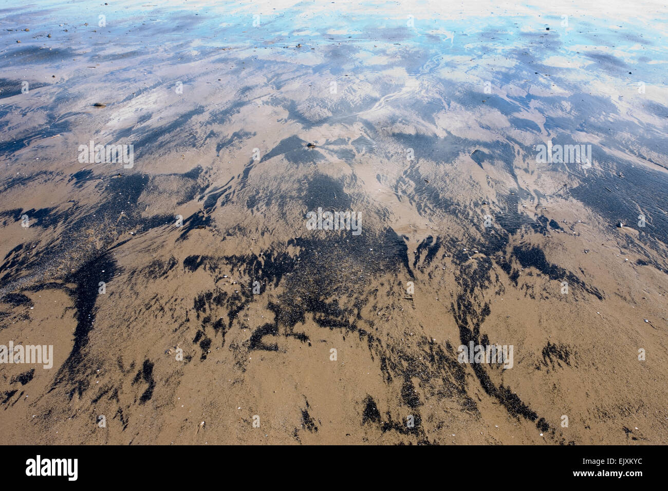 Beach sand patterns hi-res stock photography and images - Alamy