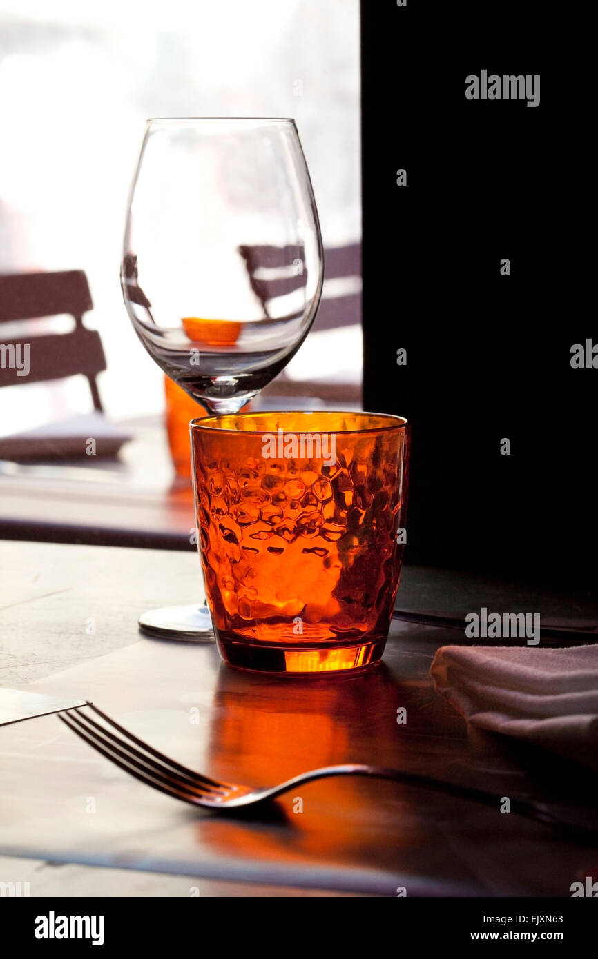 Glasses and table set in a restaurant Stock Photo - Alamy