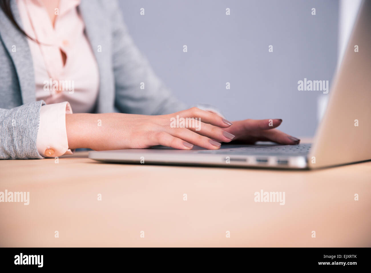 Female hands using laptop hi-res stock photography and images - Alamy