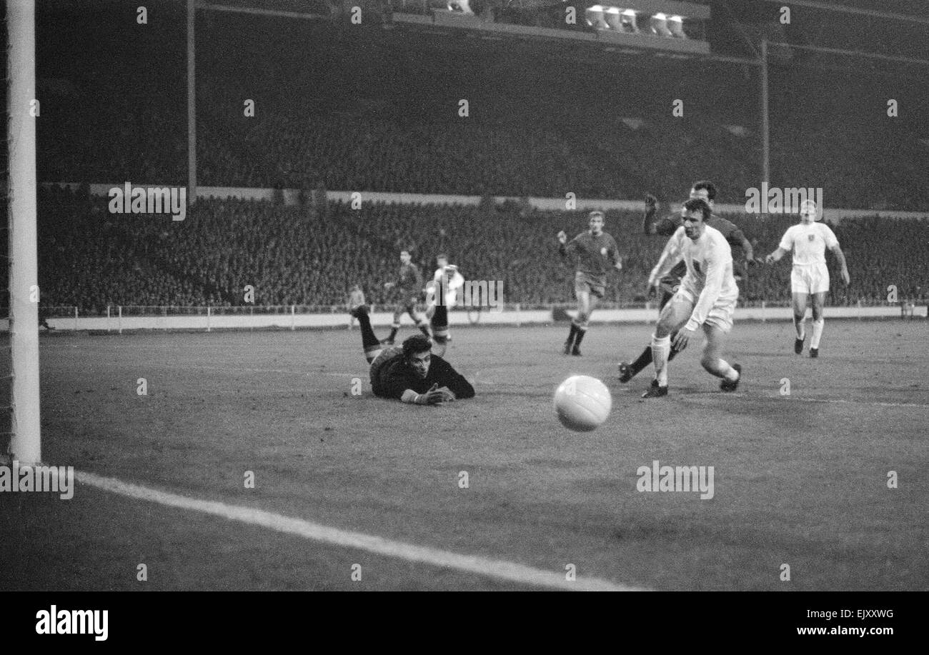 1968 european cup final wembley hi-res stock photography and images - Alamy