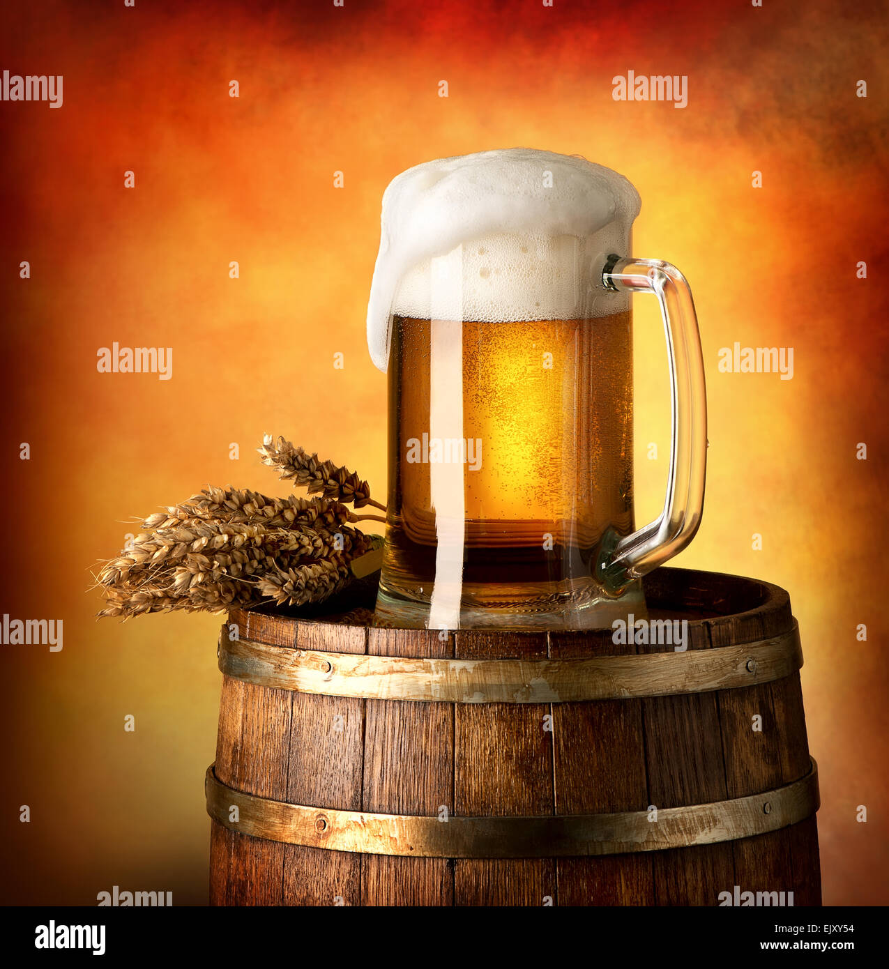 Glass of lager hi-res stock photography and images - Alamy