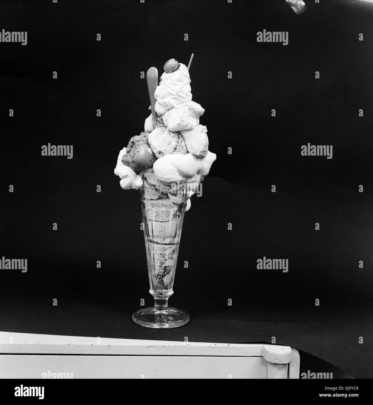Knickerbocker glory hi-res stock photography and images - Alamy
