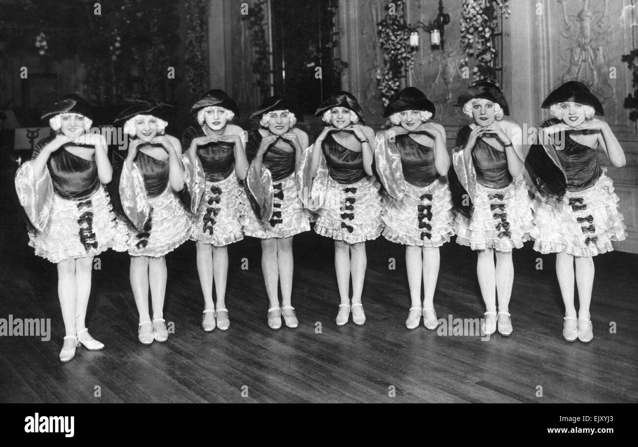 Scene from the play Clowns in Clover. 21 December 1927 Stock Photo - Alamy