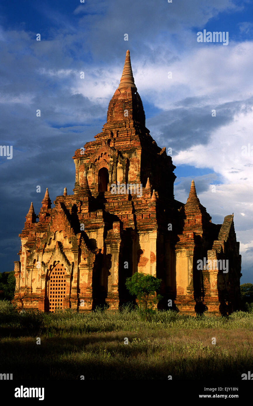 Myanmar (Burma), Bagan, Nwa Pya Gu temple (13th century AD Stock Photo ...