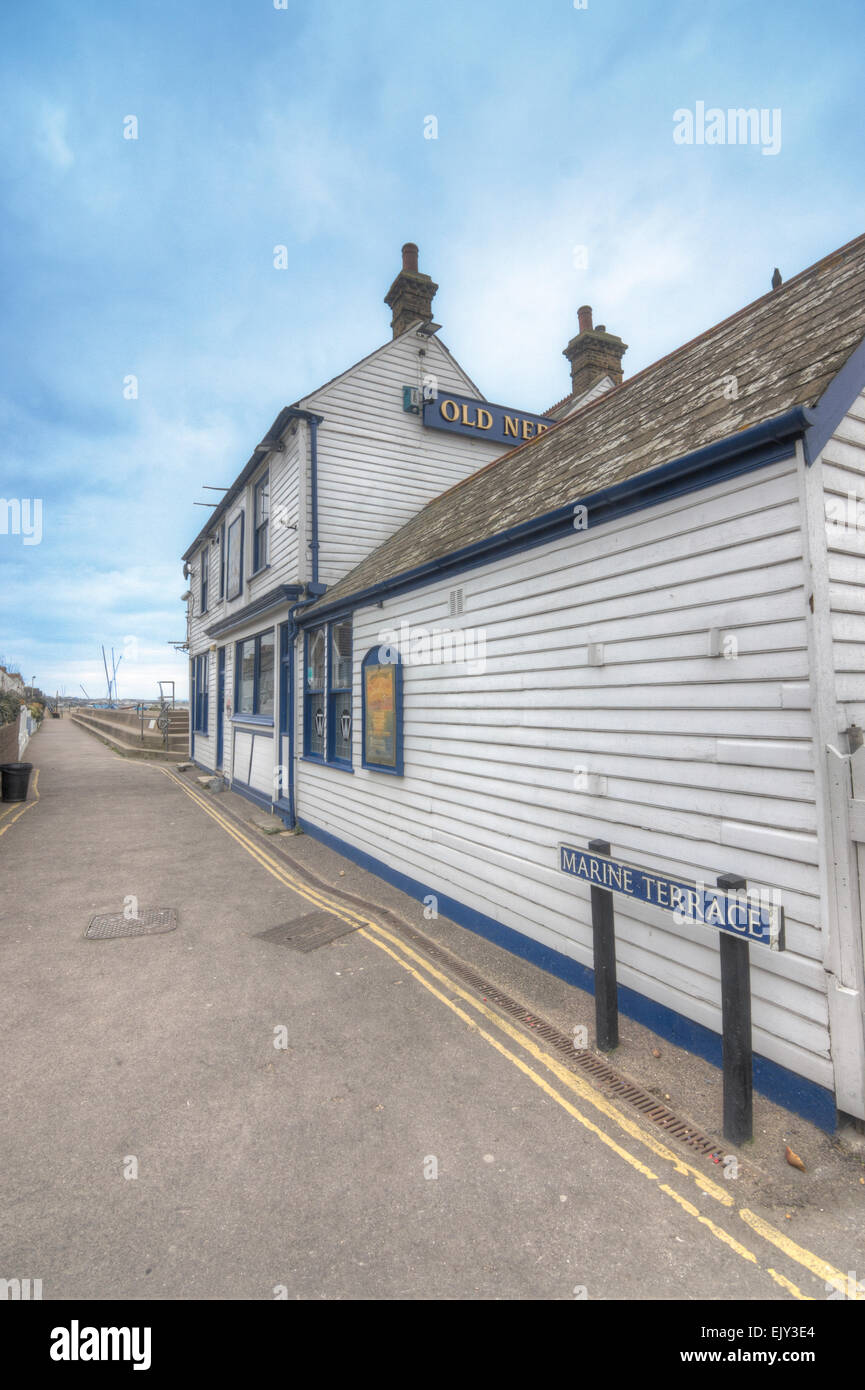 Seaside pub hi-res stock photography and images - Alamy
