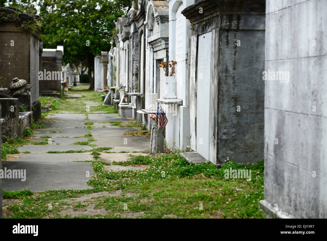 La Fayette cemetery no 1 cemetery graveyard new orleans dead above ...
