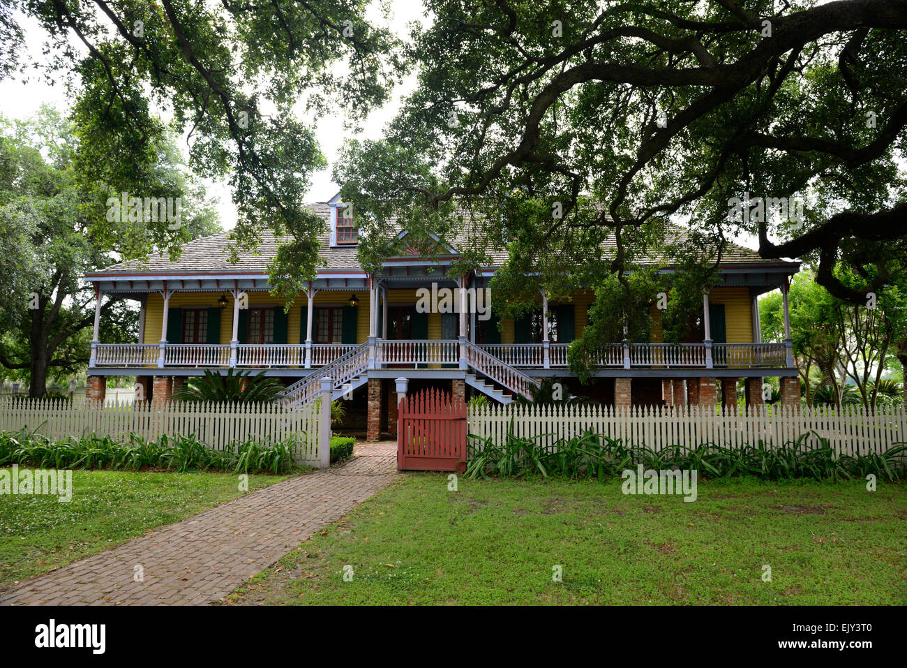 Laura historic Antebellum Creole plantation house porch garden gardens ...