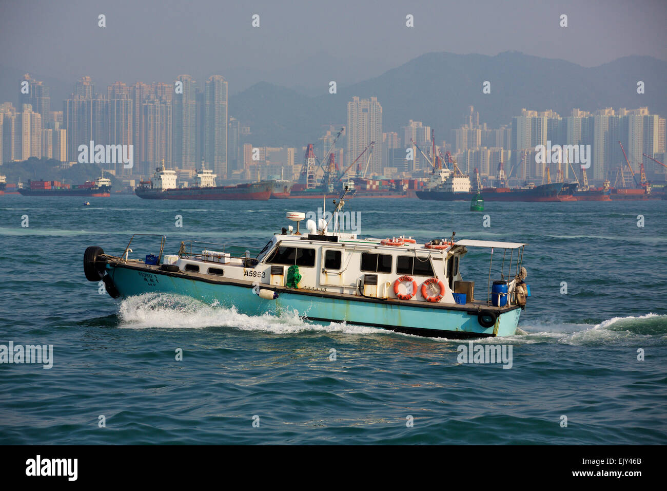 Pilot tender hi-res stock photography and images - Alamy