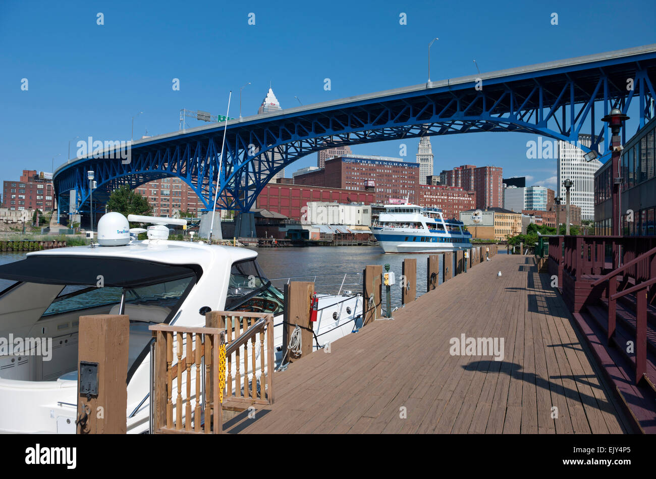 Cleveland skyline bridge hi-res stock photography and images - Alamy