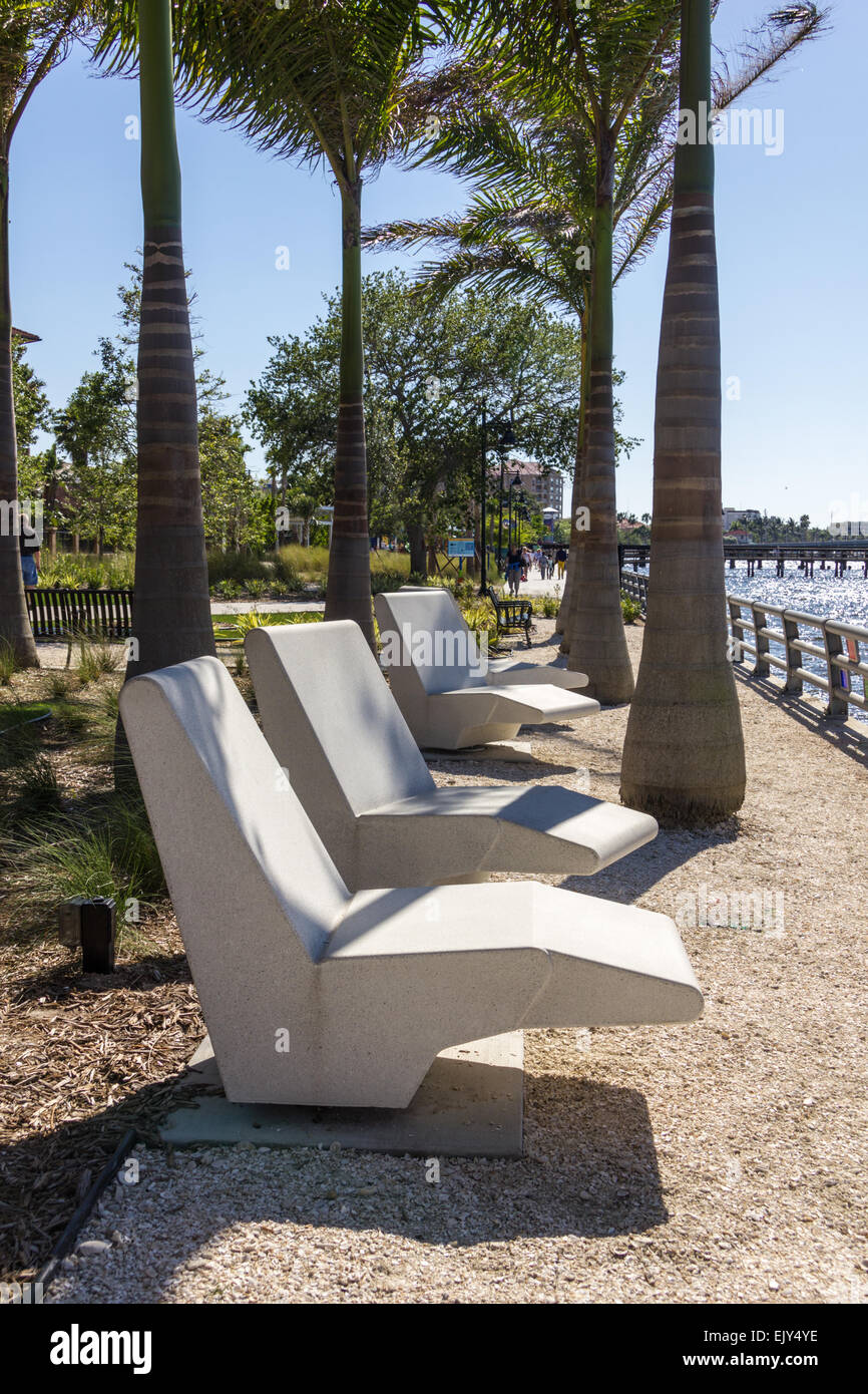 Outdoor cement chair hi-res stock photography and images - Alamy