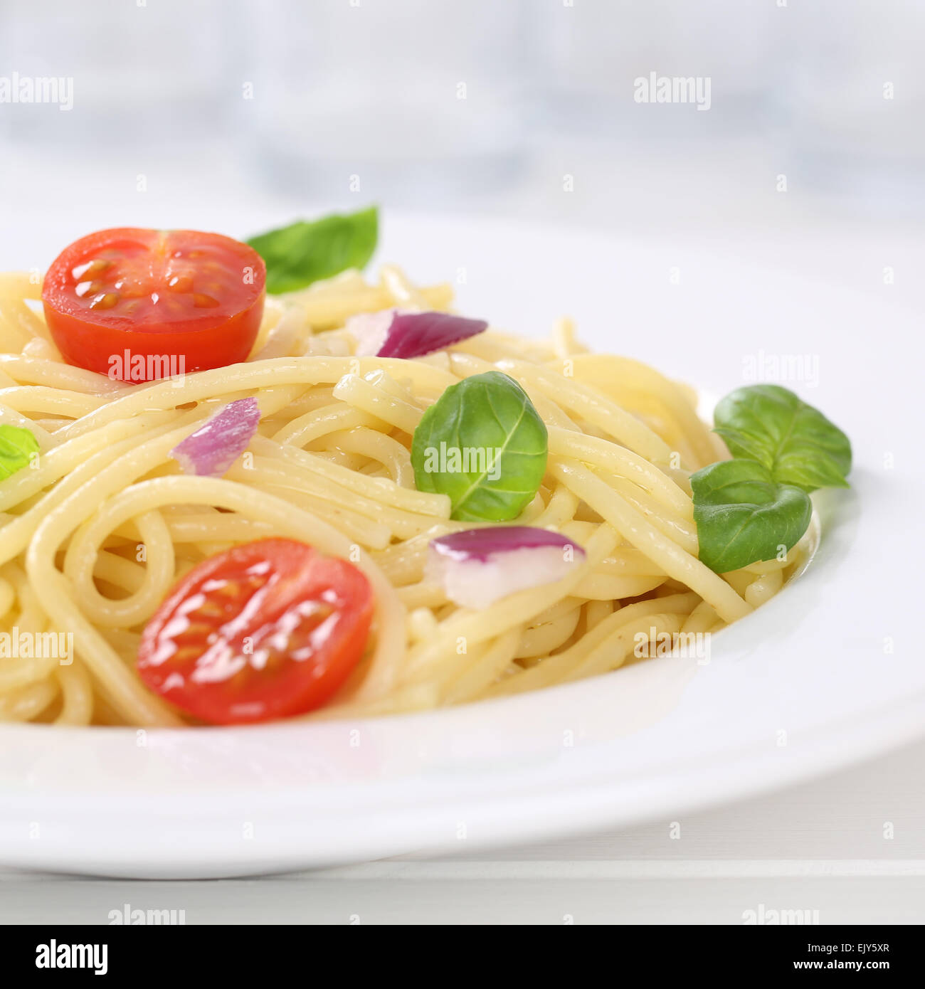 Spaghetti with tomatoes hi-res stock photography and images - Alamy