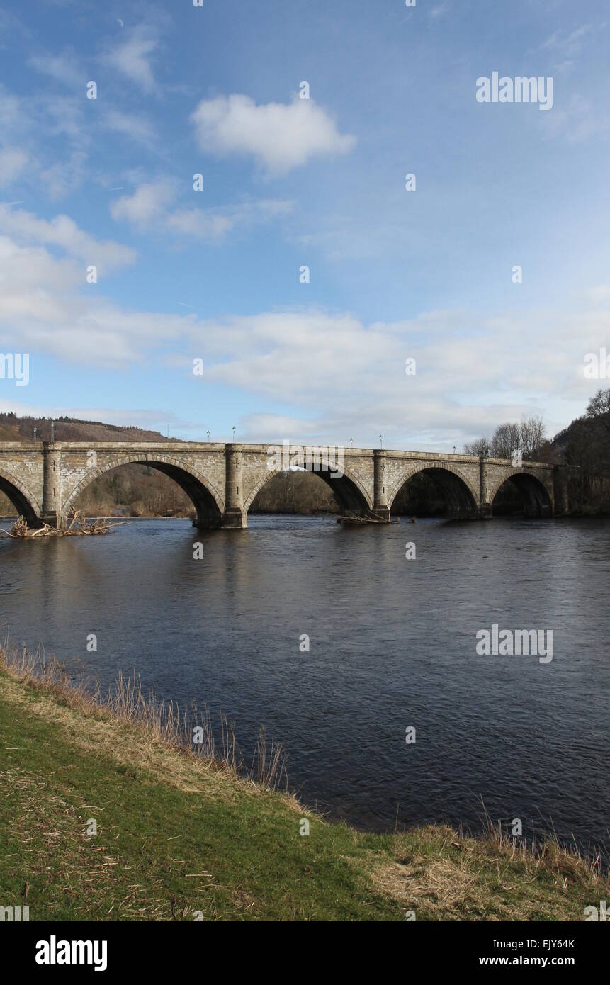 Dunkeld bridge hi-res stock photography and images - Alamy
