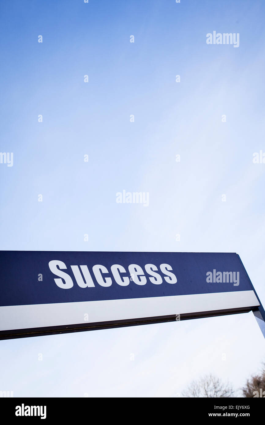 Success signpost hi-res stock photography and images - Alamy