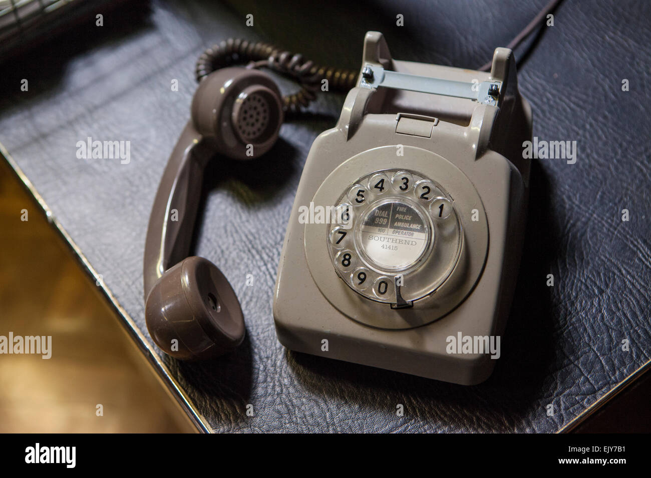 Classic telephone hi-res stock photography and images - Alamy