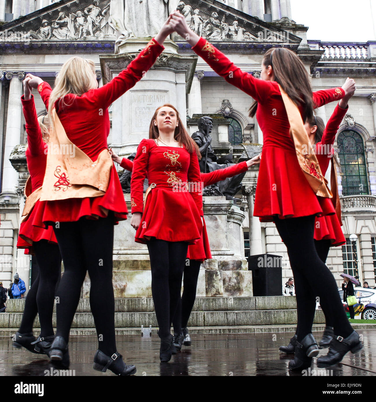 Irish dance teams hi-res stock photography and images - Alamy