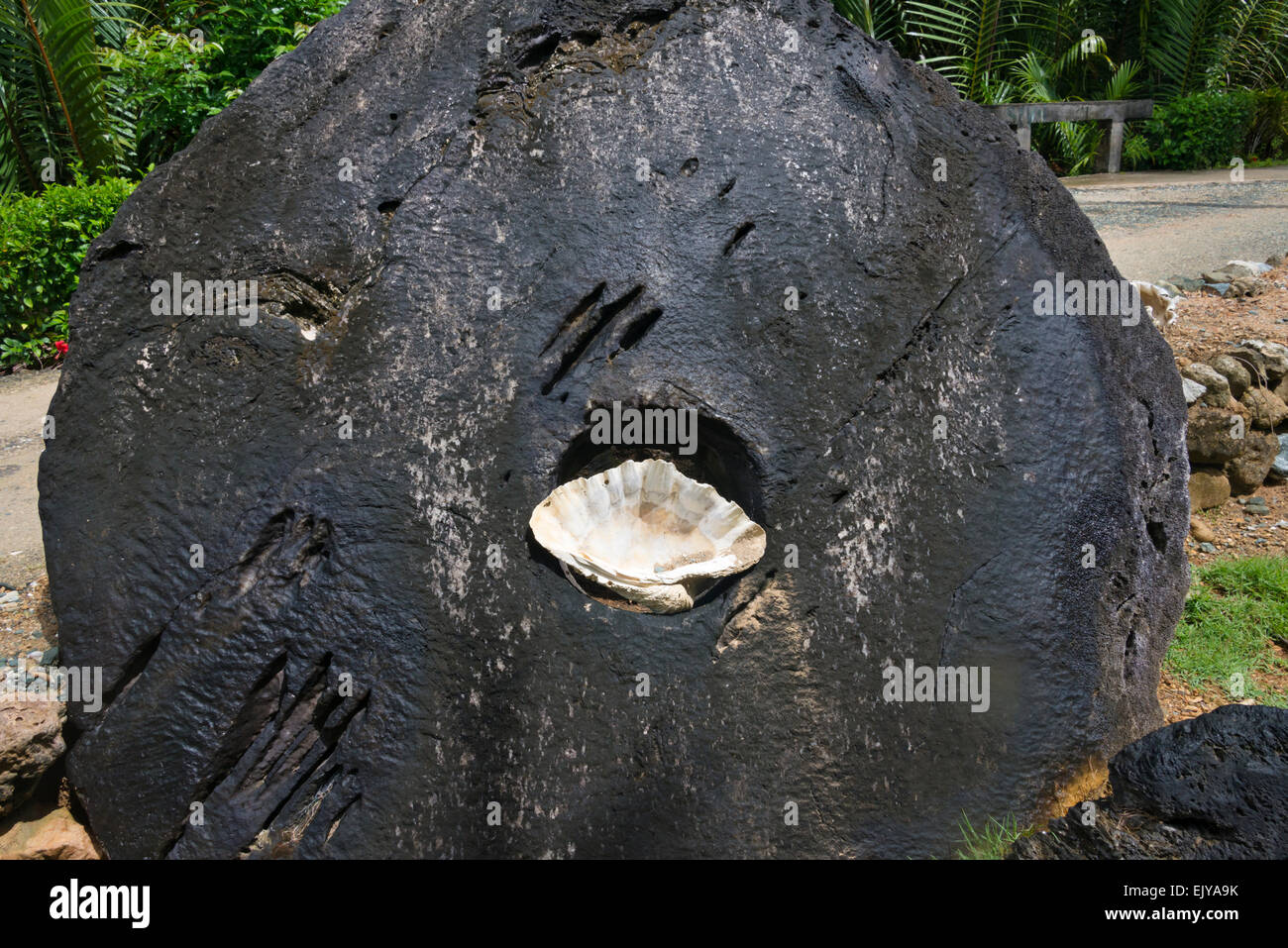 Rai stone stone money hi-res stock photography and images - Alamy