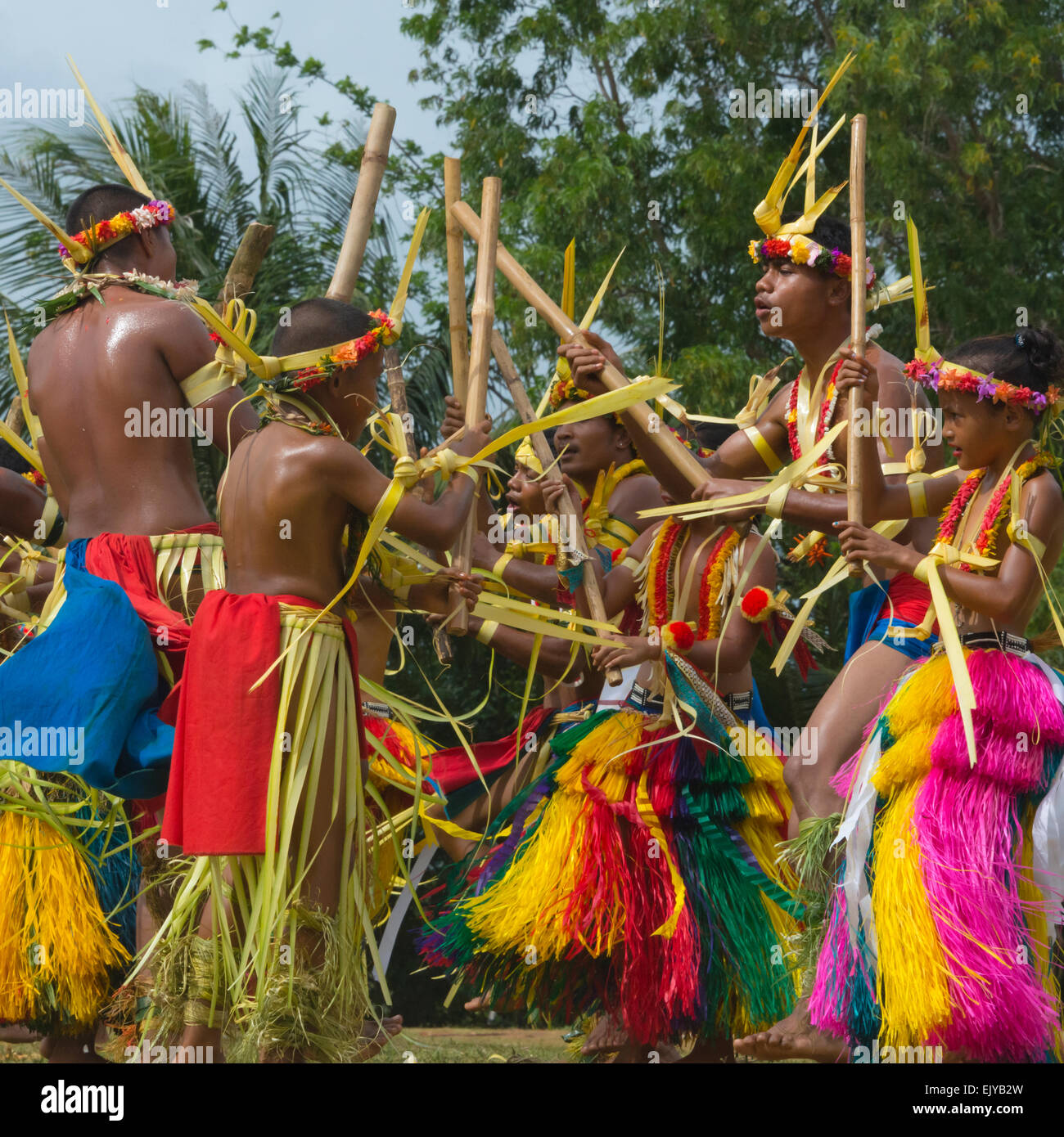 Micronesia yap people men hi-res stock photography and images - Alamy