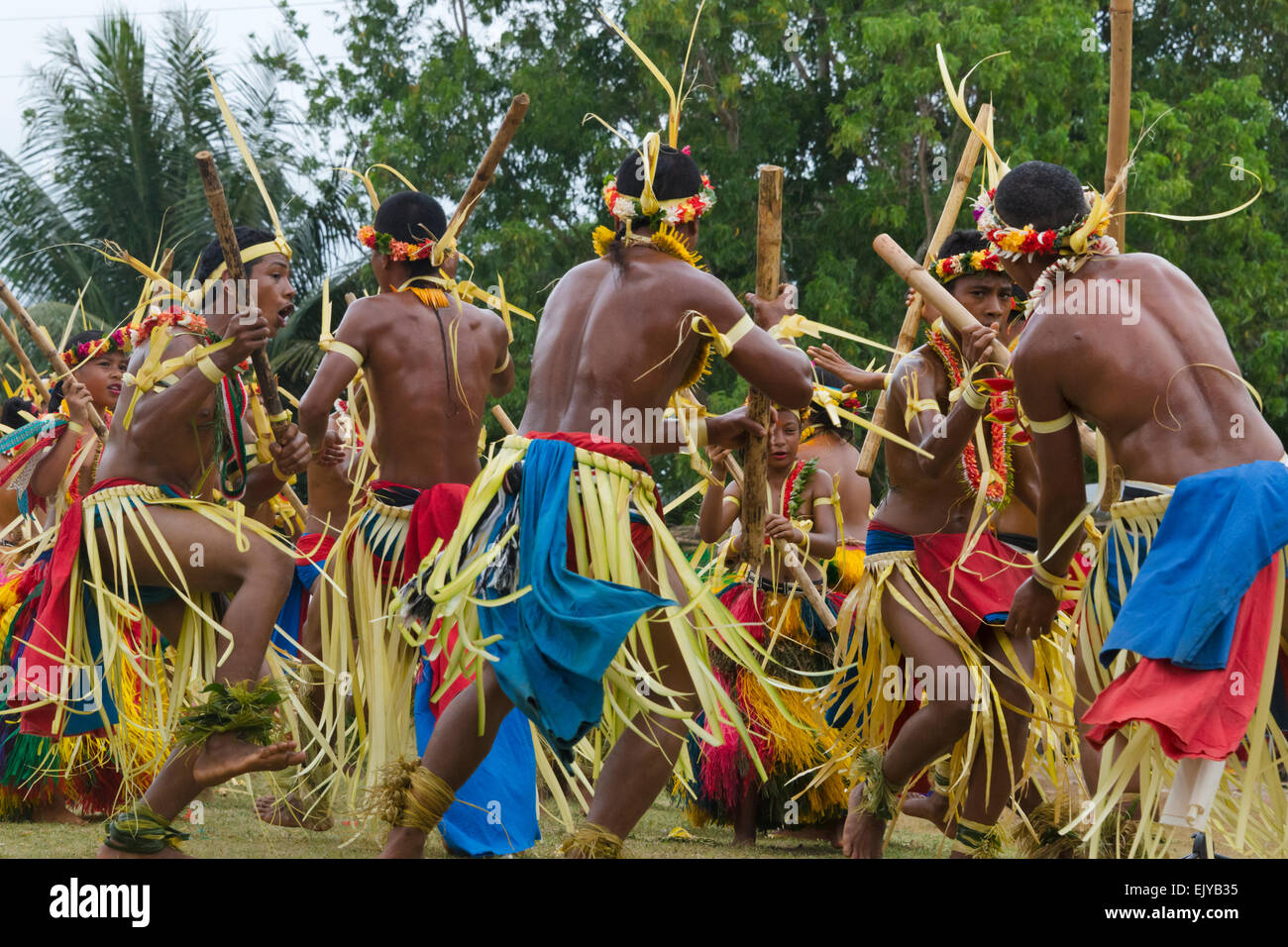 Micronesia yap women people hi-res stock photography and images - Alamy