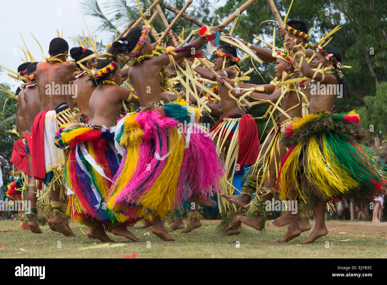 Micronesia yap women people hi-res stock photography and images - Alamy