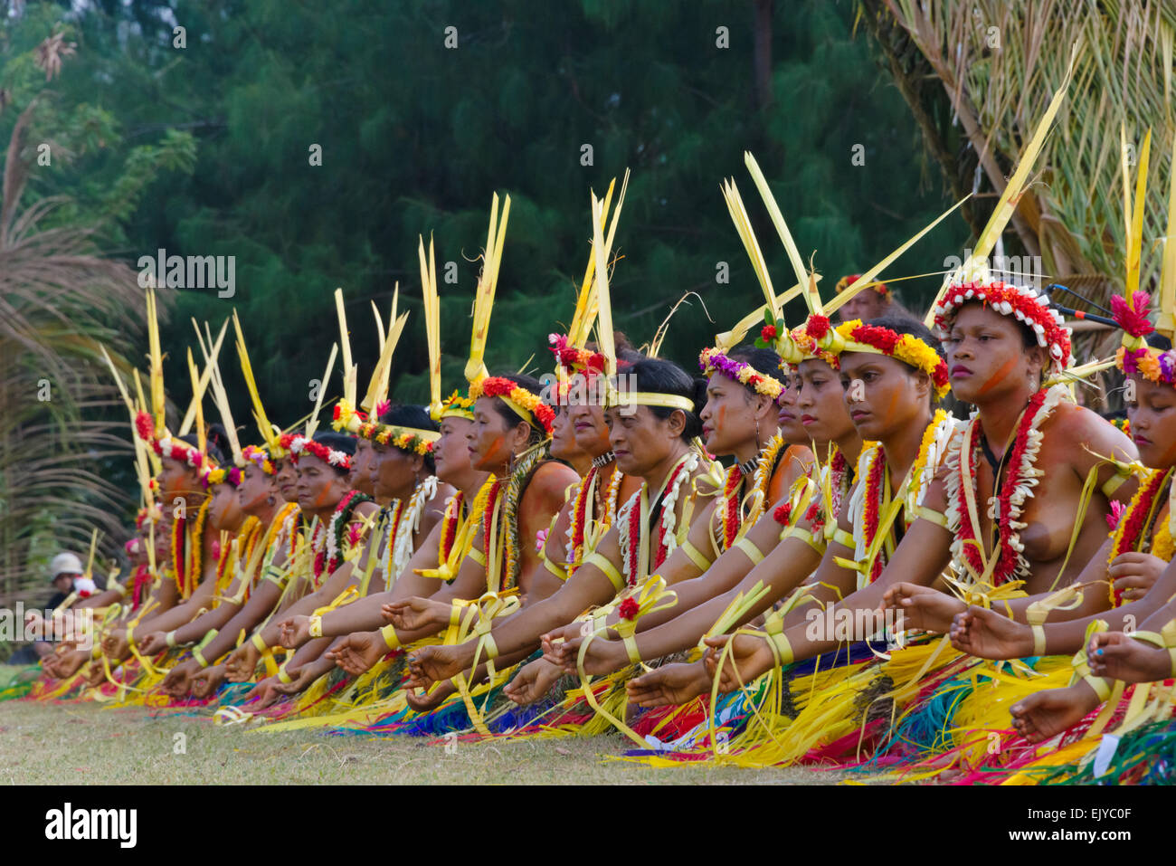 Micronesia yap women people hi-res stock photography and images - Alamy