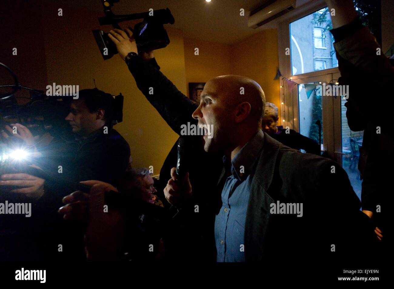 British journalist graham phillips hi-res stock photography and images ...