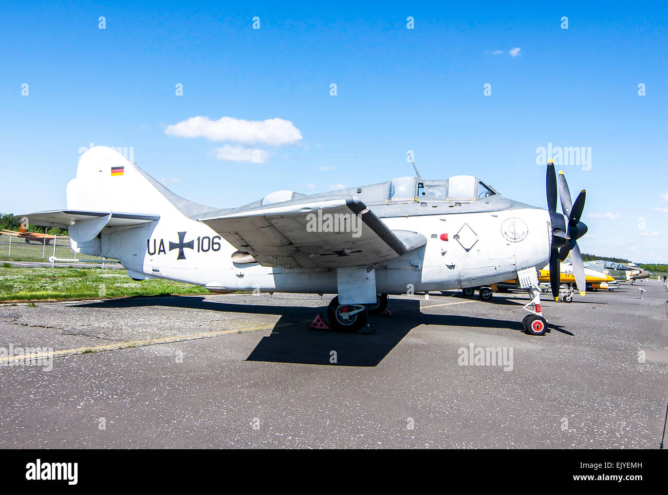 White Historic World War Ii Propeller Plane Stock Photos & White ...