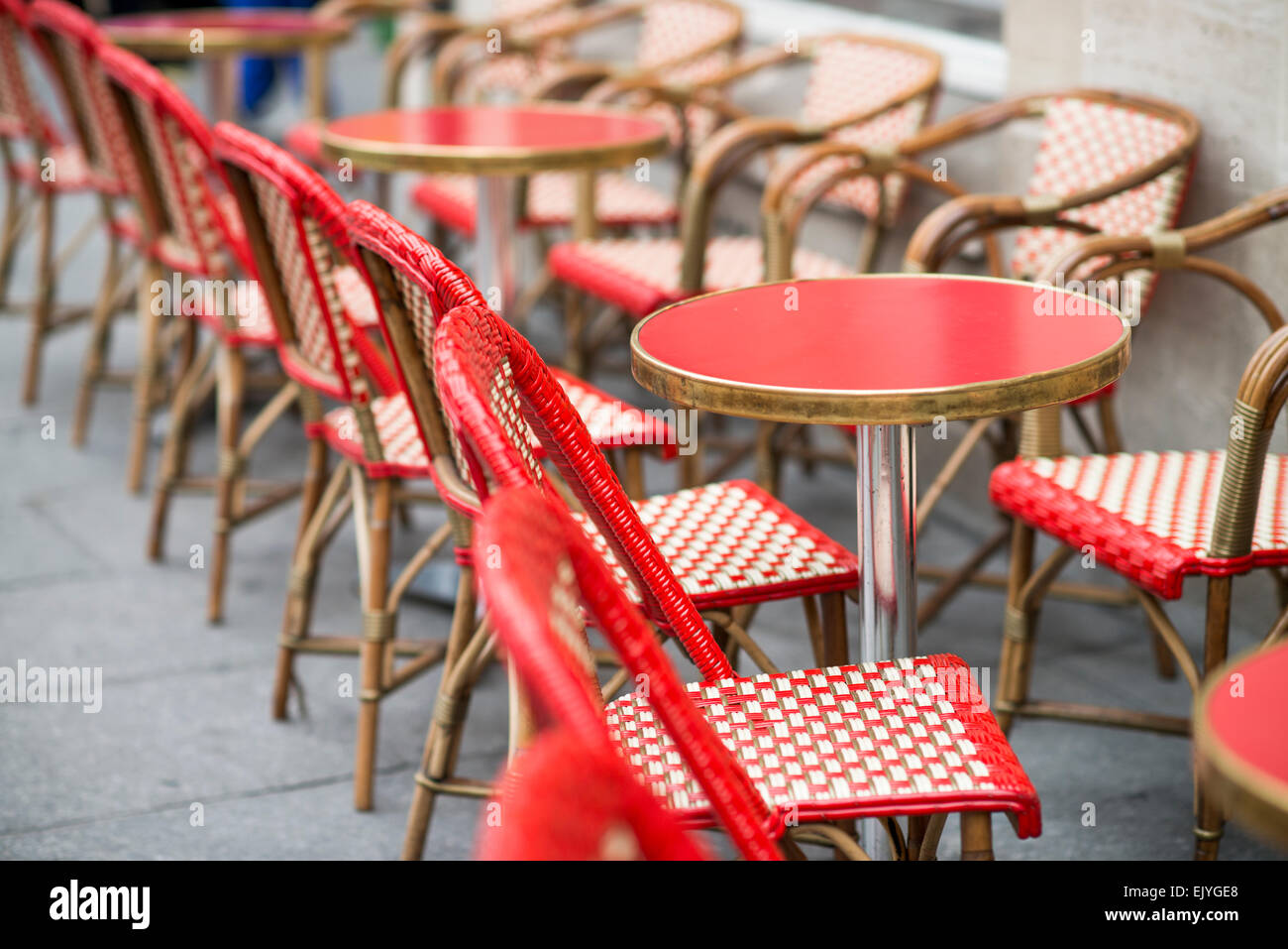 Chairs at outdoor sidewalk cafe in Paris, France Stock Photo - Alamy