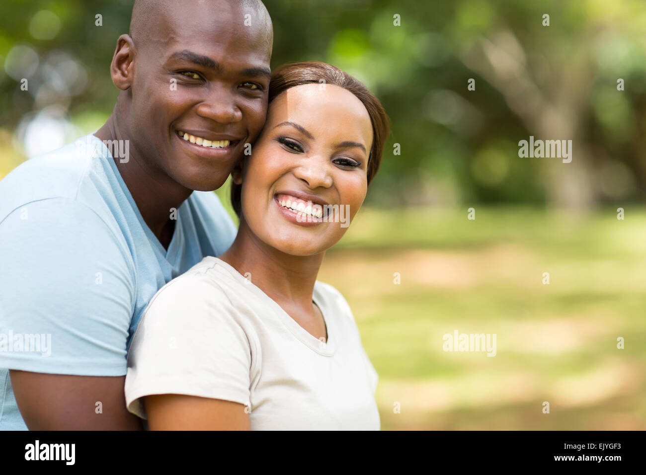 African couple hugging hi-res stock photography and images - Alamy