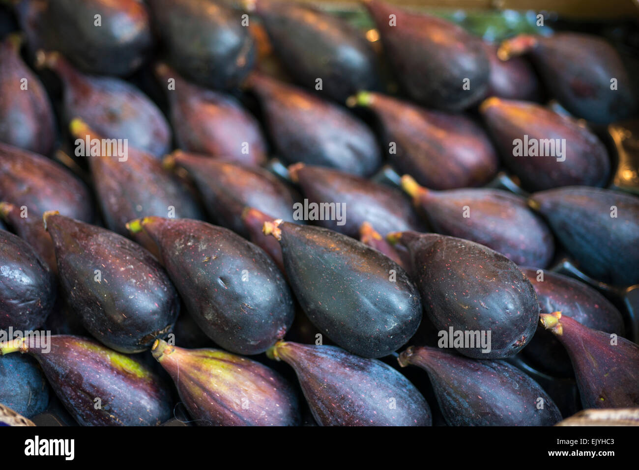 Figs for sale at outdoor market, Paris, France Stock Photo - Alamy